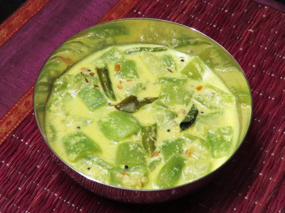 Beerakaya Palu Posina Kura | Andhra Ridge Gourd Curry in Milk - ãhãram