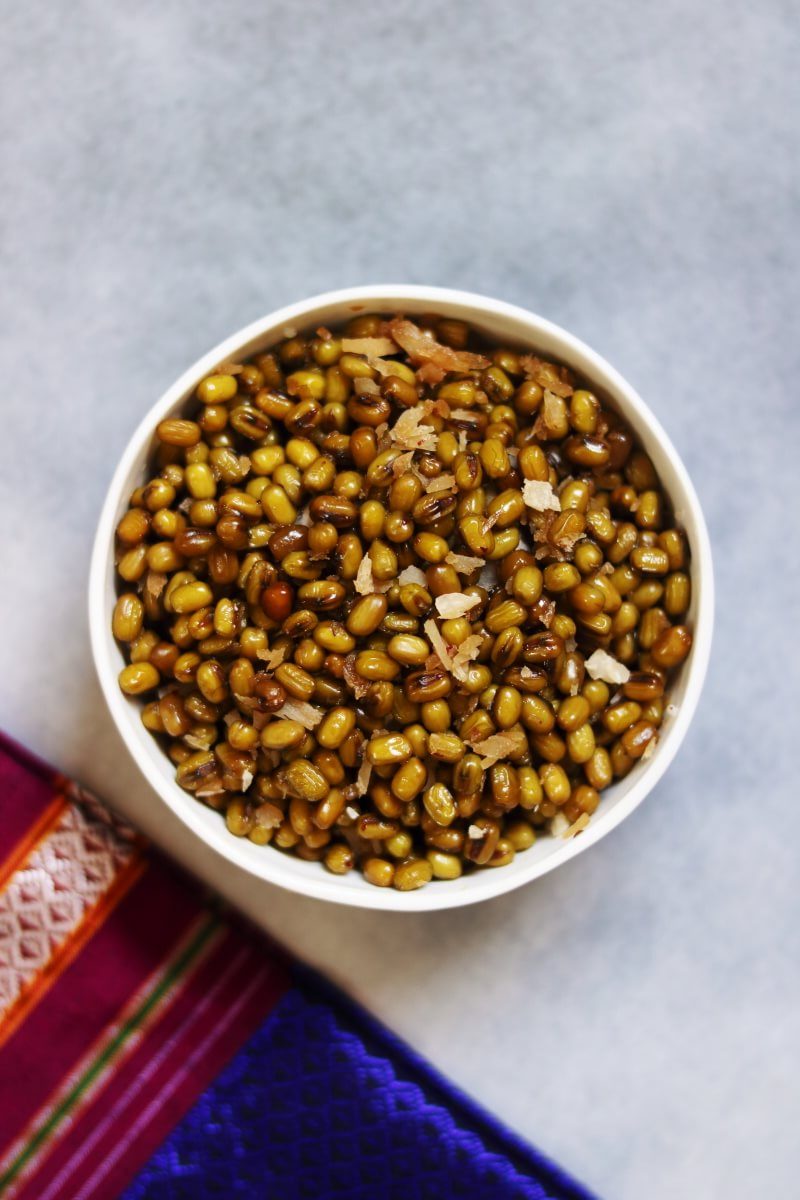 Pachai Payaru Vella Sundal | Sweet Green Moong Sundal - ãhãram