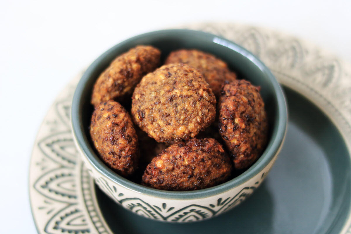 Pesara Garelu | Andhra Moong Dal Vada - ãhãram